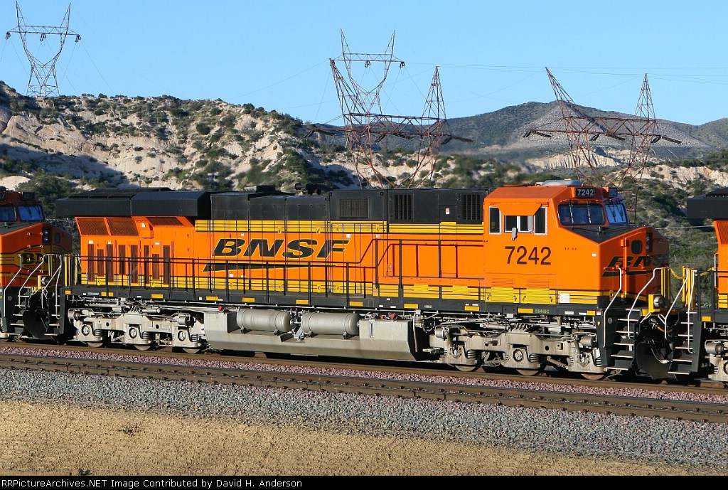 BNSF 7242